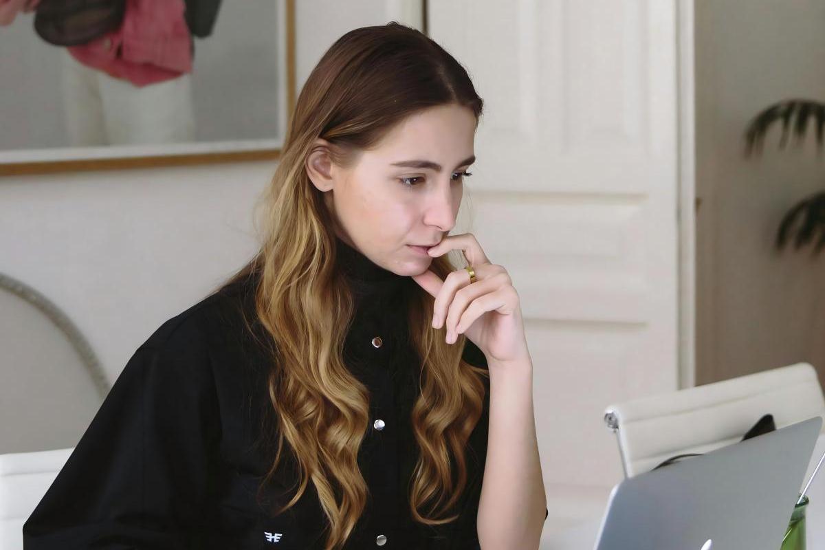 Smart Ring: Beat Workplace Stress & Boost Your Output!